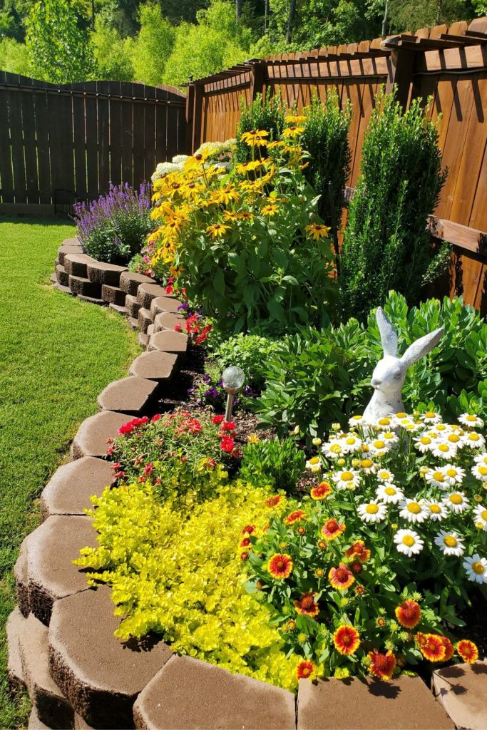 15 Simple Flower Bed Ideas For Front Of House
