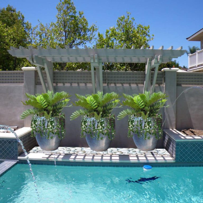 19 Best Plants Around The Pool