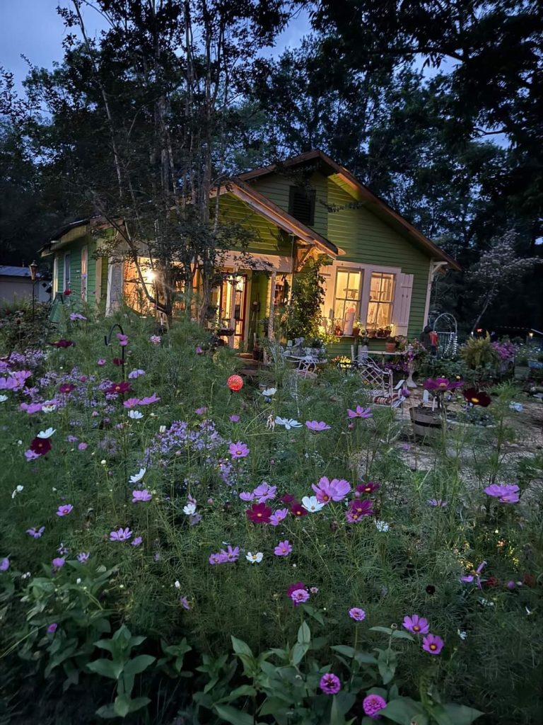 Backyard Landscaping: 13 Landscaping Ideas to Spruce Up Your Backyard